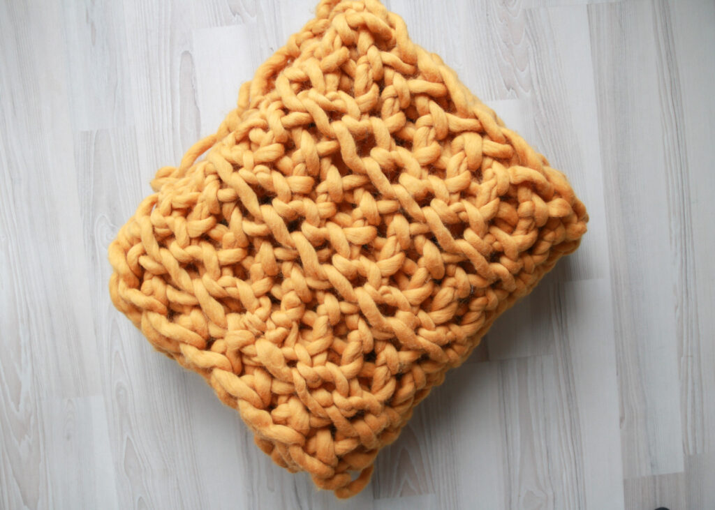 Chunky Pledd - Hekleoppskrift - HVITELINJER BLOGG